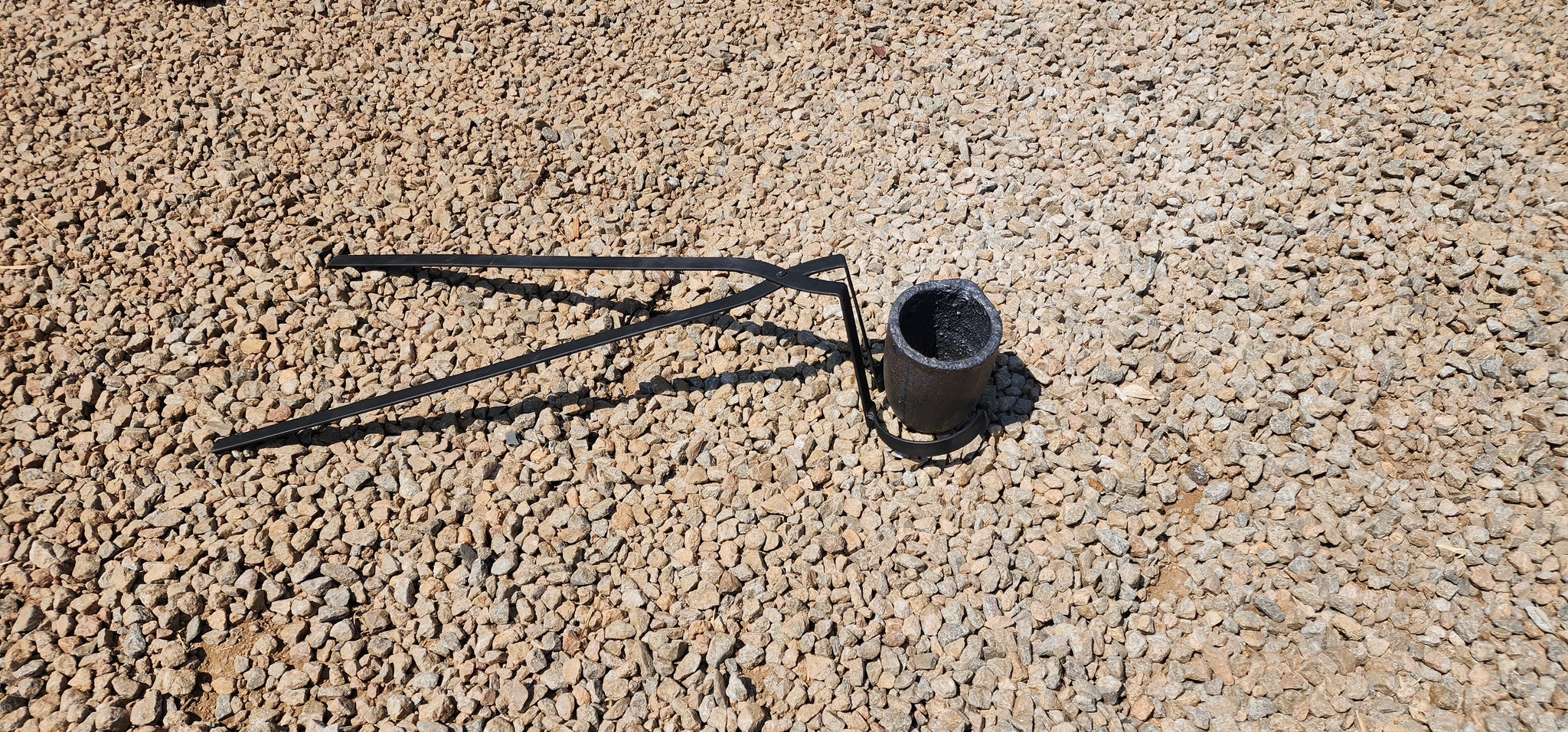 Lift & Pour Crucible Tongs (for A6 crucible) – Black Dragon Forge