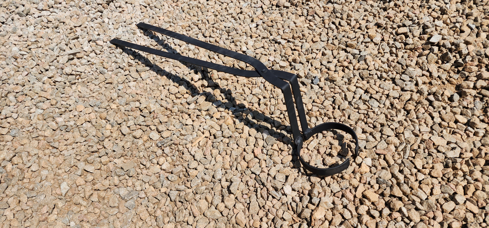 Lift & Pour Crucible Tongs (for A6 crucible) – Black Dragon Forge