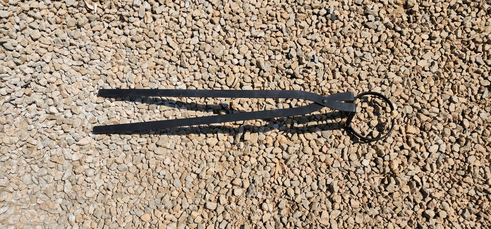 Lift & Pour Crucible Tongs (for A6 crucible) – Black Dragon Forge